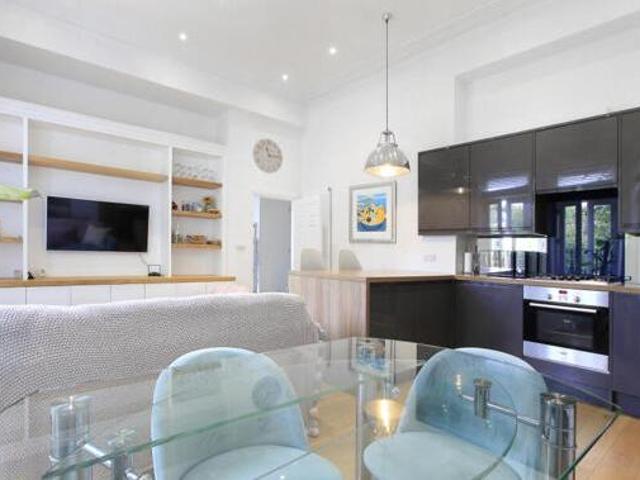 2 Bedroom Flat For Rent In Clapham, London