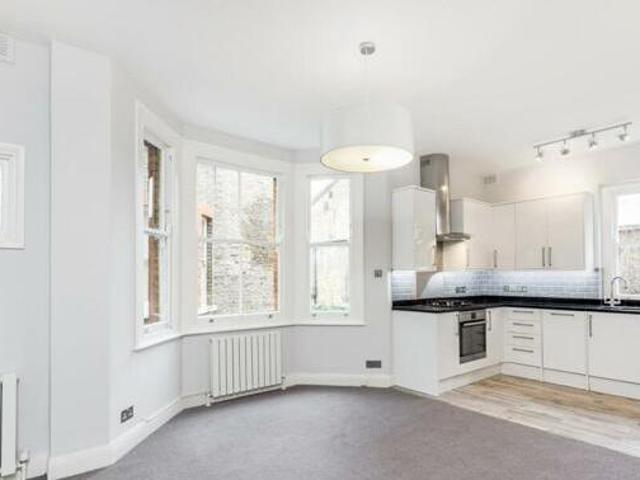 2 Bedroom Flat For Rent In Clapham, London