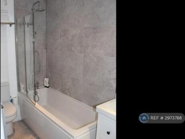 2 bedroom flat for rent in Clapham Rd, London, SW9