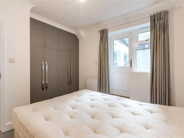 2 bedroom flat for rent in Clapham Road, Clapham, SW9