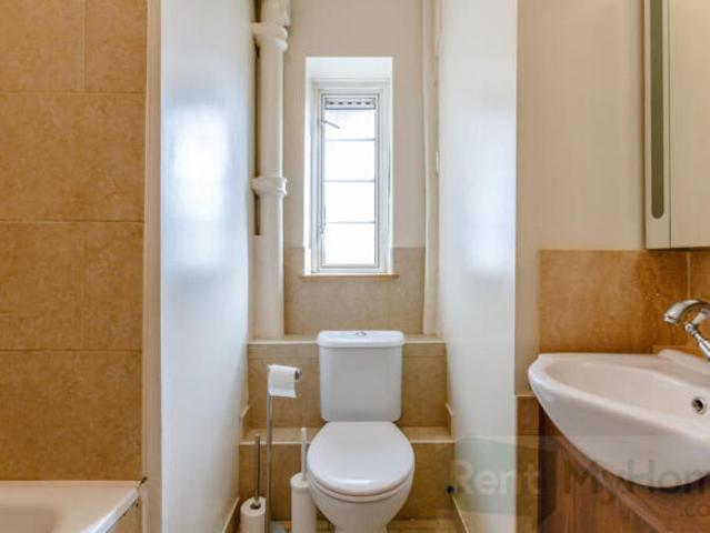 2 bedroom flat for rent in Clapham Road, London, SW9