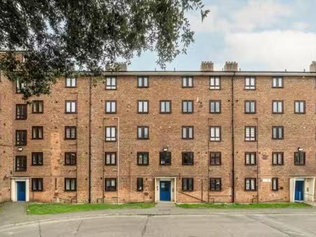 2 bedroom flat for rent in Clapton Common, Fawcett Estate, Lon.