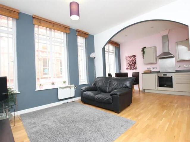 2 bedroom flat for rent in Clare Street, Bristol, BS1