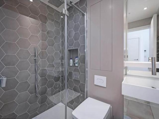 2 bedroom flat for rent in Claremont House, Canada Water, London, SE16