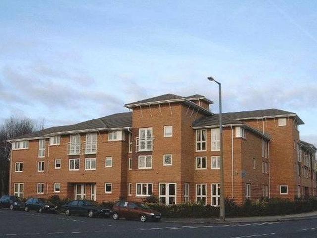 2 bedroom flat for rent in Clarence Court Morecambe LA4