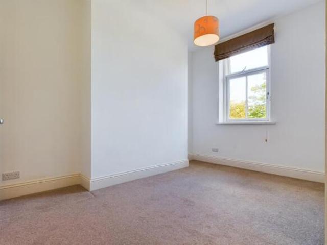 2 bedroom flat for rent in Clarence Drive, Harrogate, HG1