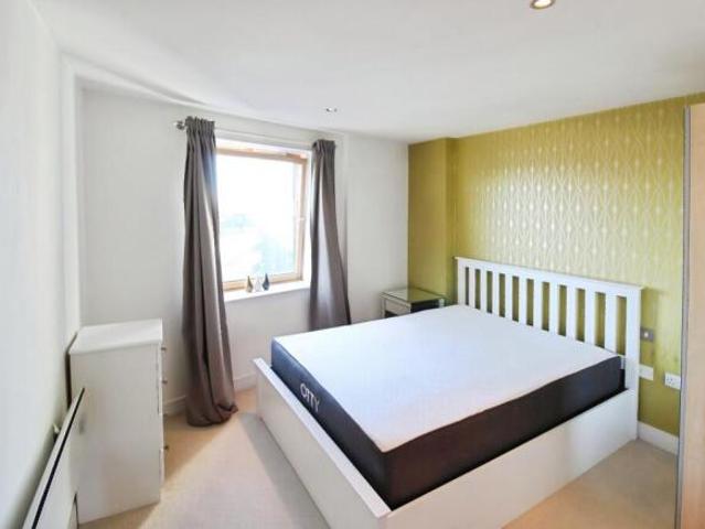 2 bedroom flat for rent in Clarence House, The Boulevard, Leeds, West Yorkshire, LS10