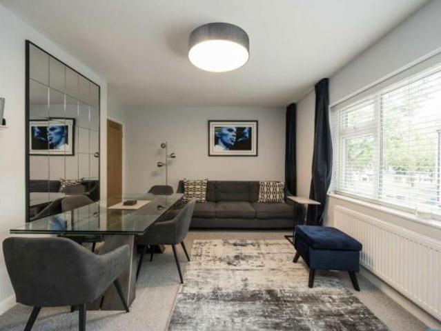 2 bedroom flat for rent in Clarence Road, Chiswick, W4