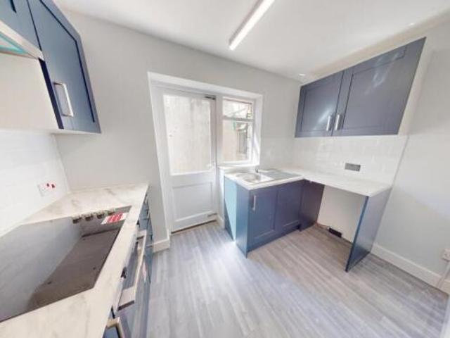 2 bedroom flat for rent in Clarence Square, Brighton, BN1