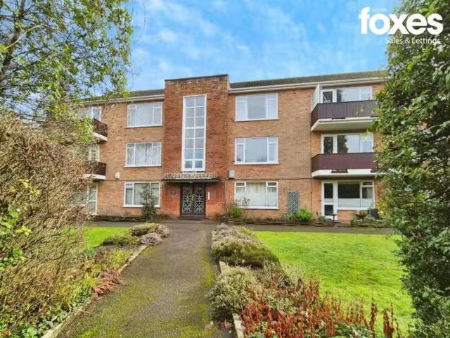2 bedroom flat for rent in Clarendon Court, 16 Clarendon Road.