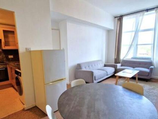 2 Bedroom Flat For Rent In Clarendon Road