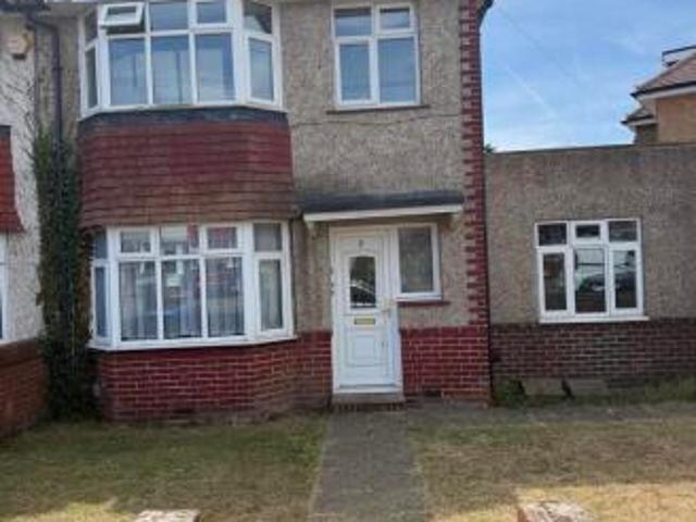 2 bedroom flat for rent in Clarendon Road, Worthing, BN14