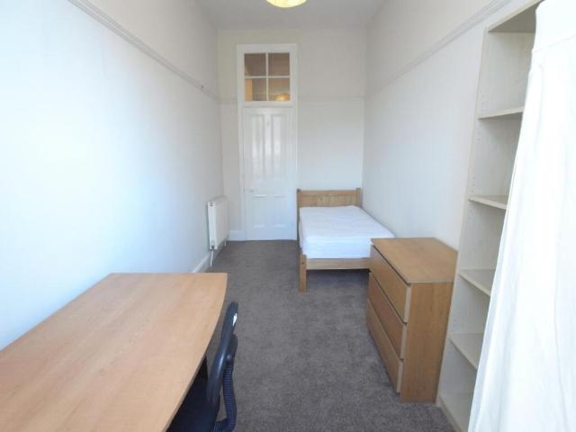 2 bedroom flat for rent in Clarendon Road, Leeds, West Yorkshire, LS2