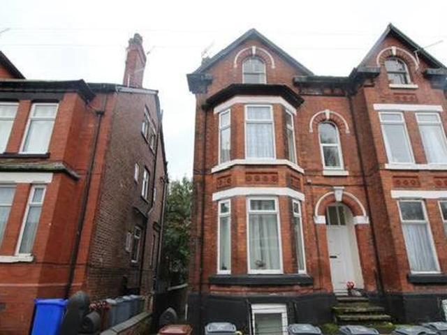2 bedroom flat for rent in Clarendon Road Manchester M16 8LB M16