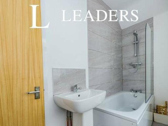 2 bedroom flat for rent in Clarendon Road Southsea PO4