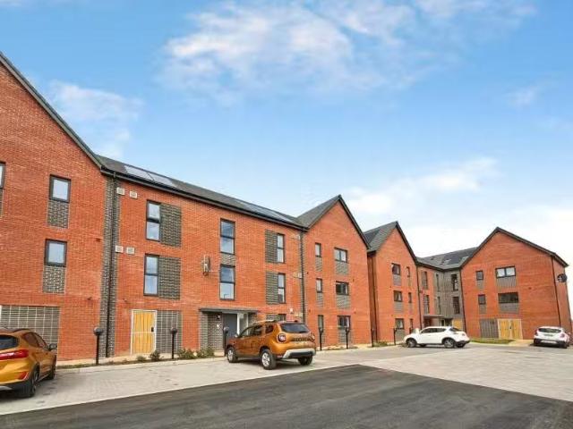 2 bedroom flat for rent in Clarks Grove Stoke Gifford, BS34