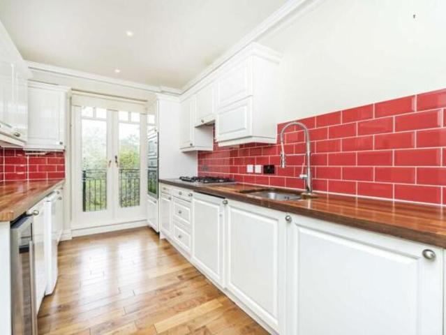 2 bedroom flat for rent in Clevedon Road, East Twickenham, TW1
