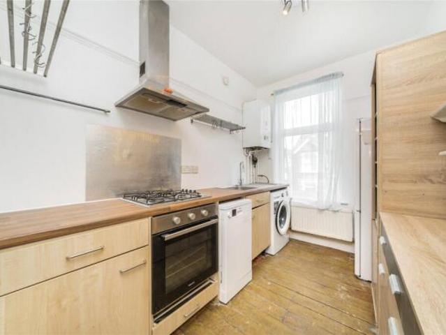 2 bedroom flat for rent in Cleveland Park Crescent, London, E17