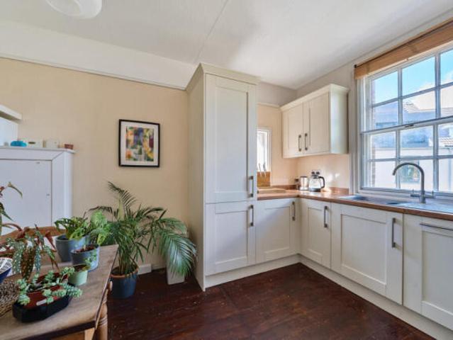 2 bedroom flat for rent in Clifton Lodge Block 2, Clifton Road, Winchester, Hampshire, SO22