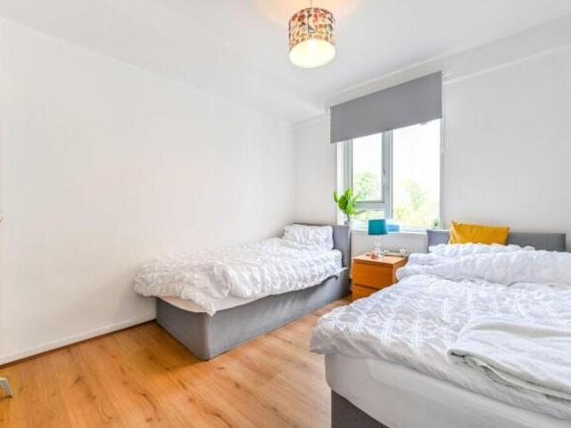 2 bedroom flat for rent in Clifton Road, Islington, London, N1