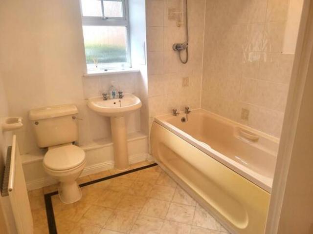 2 bedroom flat for rent in Cliftonville Road, Northampton, NN1