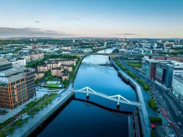 2 bedroom flat for rent in Clyde Place, Glasgow, G5