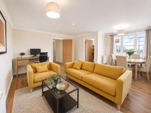 2 bedroom flat for rent in Crown Heights, Alencon Link, Basingstoke, RG21