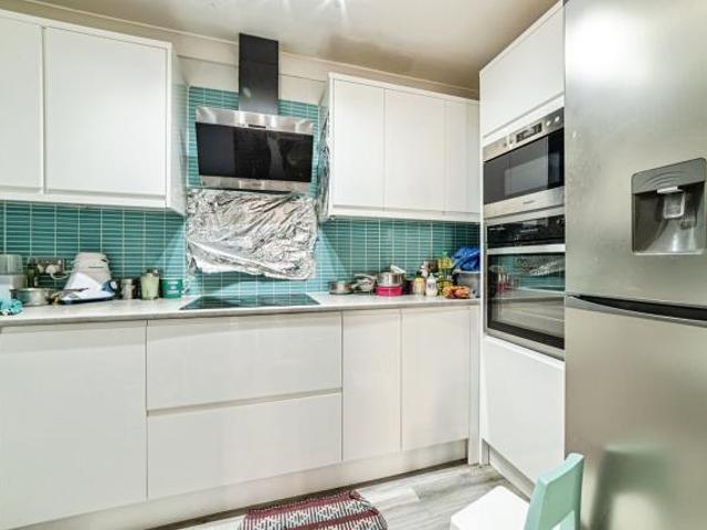 2 bedroom flat for rent in Crown Heights, Alencon Link, Basingstoke, RG21