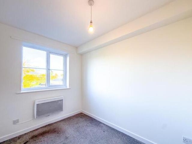 2 bedroom flat for rent in Crown Rise, Garston, Watford, WD25