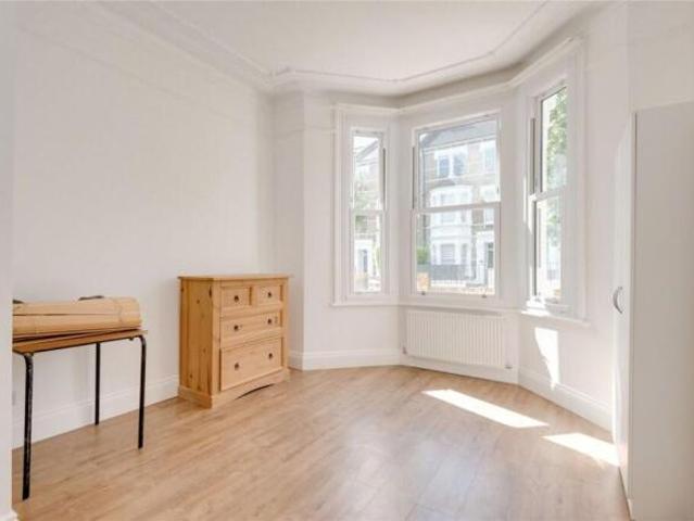 2 bedroom flat for rent in Croxley Road, Maida Vale, W9