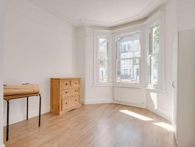 2 bedroom flat for rent in Croxley Road, Maida Vale, W9
