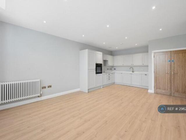 2 bedroom flat for rent in Croxteth Road, Liverpool, L8