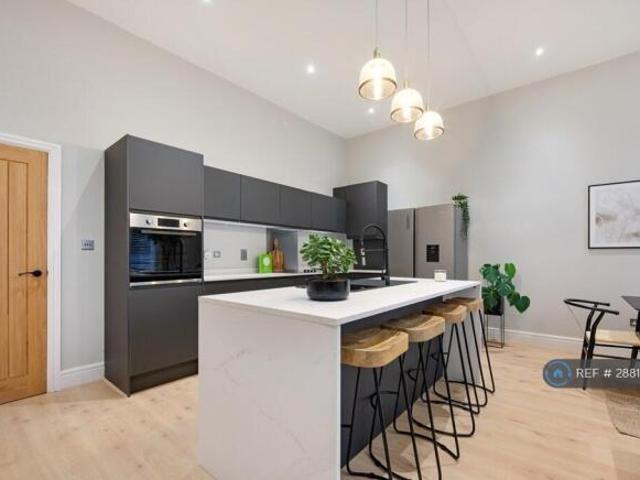 2 bedroom flat for rent in Croxteth Road, Liverpool, L8