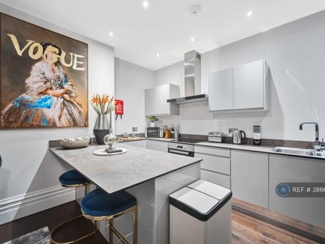 2 bedroom flat for rent in Croxteth Road, Liverpool, L8