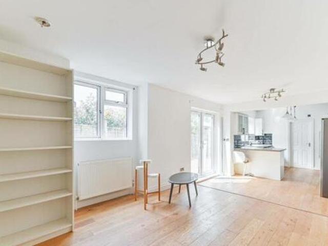 2 Bedroom Flat For Rent In Croydon