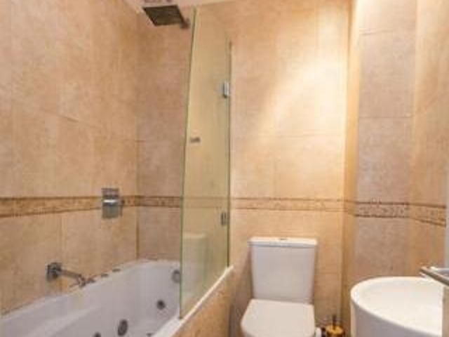 2 Bedroom Flat For Rent In Croydon
