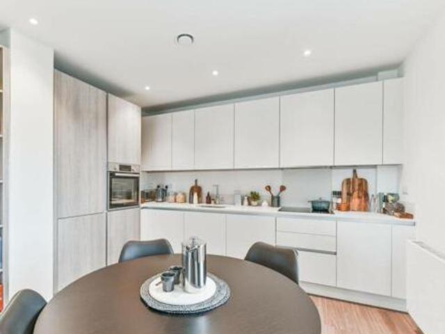 2 Bedroom Flat For Rent In Croydon