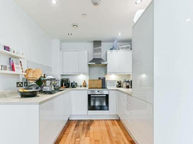 2 Bedroom Flat For Rent In Croydon