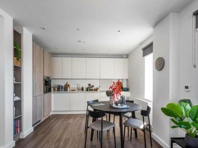 2 Bedroom Flat For Rent In Croydon
