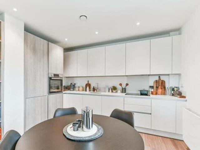 2 Bedroom Flat For Rent In Croydon