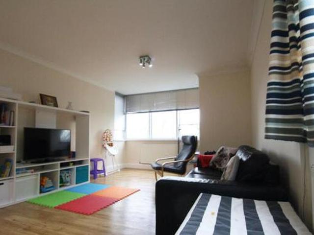 2 Bedroom Flat For Rent In Croydon