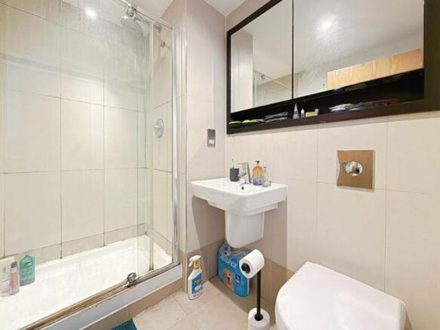 2 bedroom flat for rent in Crozier House, The Boulevard, Leeds, Yorkshire, LS10