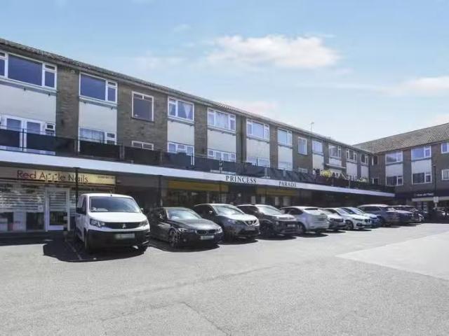 2 bedroom flat for rent in Crofton Road Princess Parade BR6