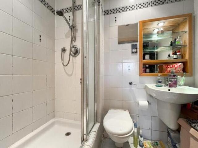 2 bedroom flat for rent in Cromwell Court, Brewery Wharf, Leeds, LS10