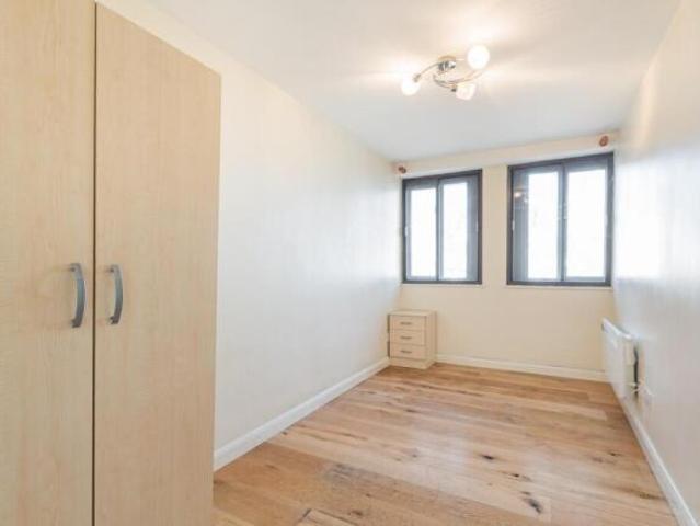 2 bedroom flat for rent in Cromwell Road, Earls Court, London, SW5