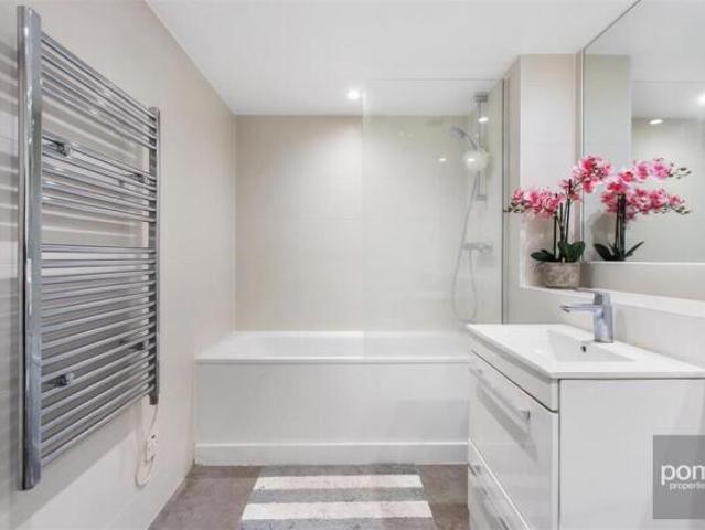 2 bedroom flat for rent in Cromwell Road, Earls Court, SW5