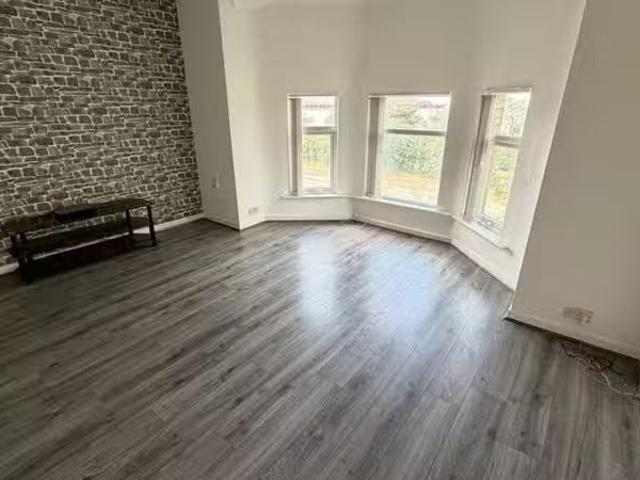 2 bedroom flat for rent in Crosby Road South, Liverpool, L21