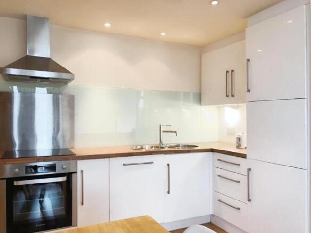2 bedroom flat for rent in Cross York Street, Leeds, West Yorkshire, LS2
