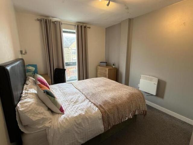 2 bedroom flat for rent in Cross Granby Terrace, Leeds, LS6