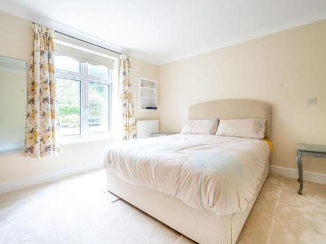 2 bedroom flat for rent in Cross Lanes, GU1, Guildford, GU1